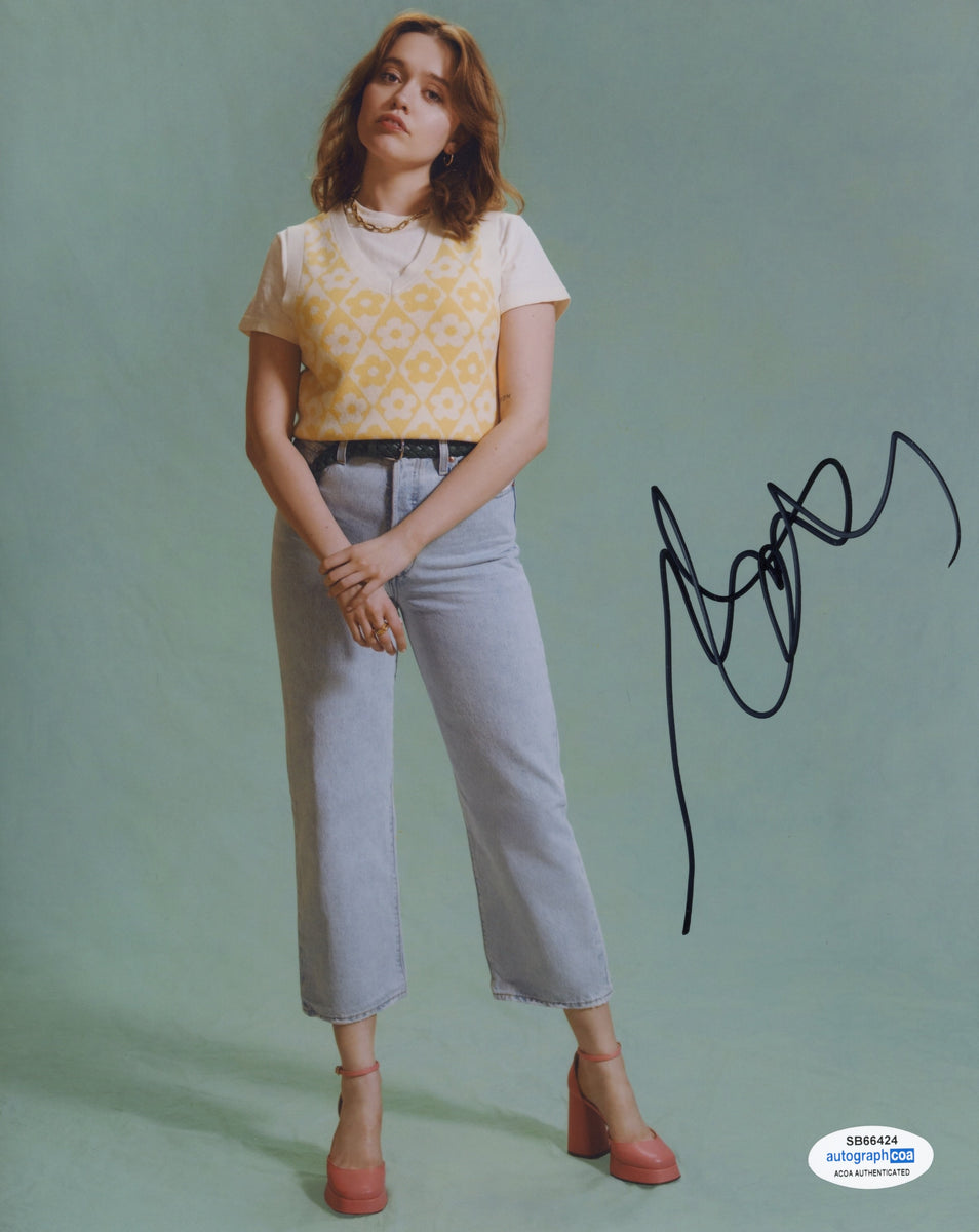 Aimee Lou Wood Sex Education Signed Autograph 8x10 Photo Acoa Outlaw 3798