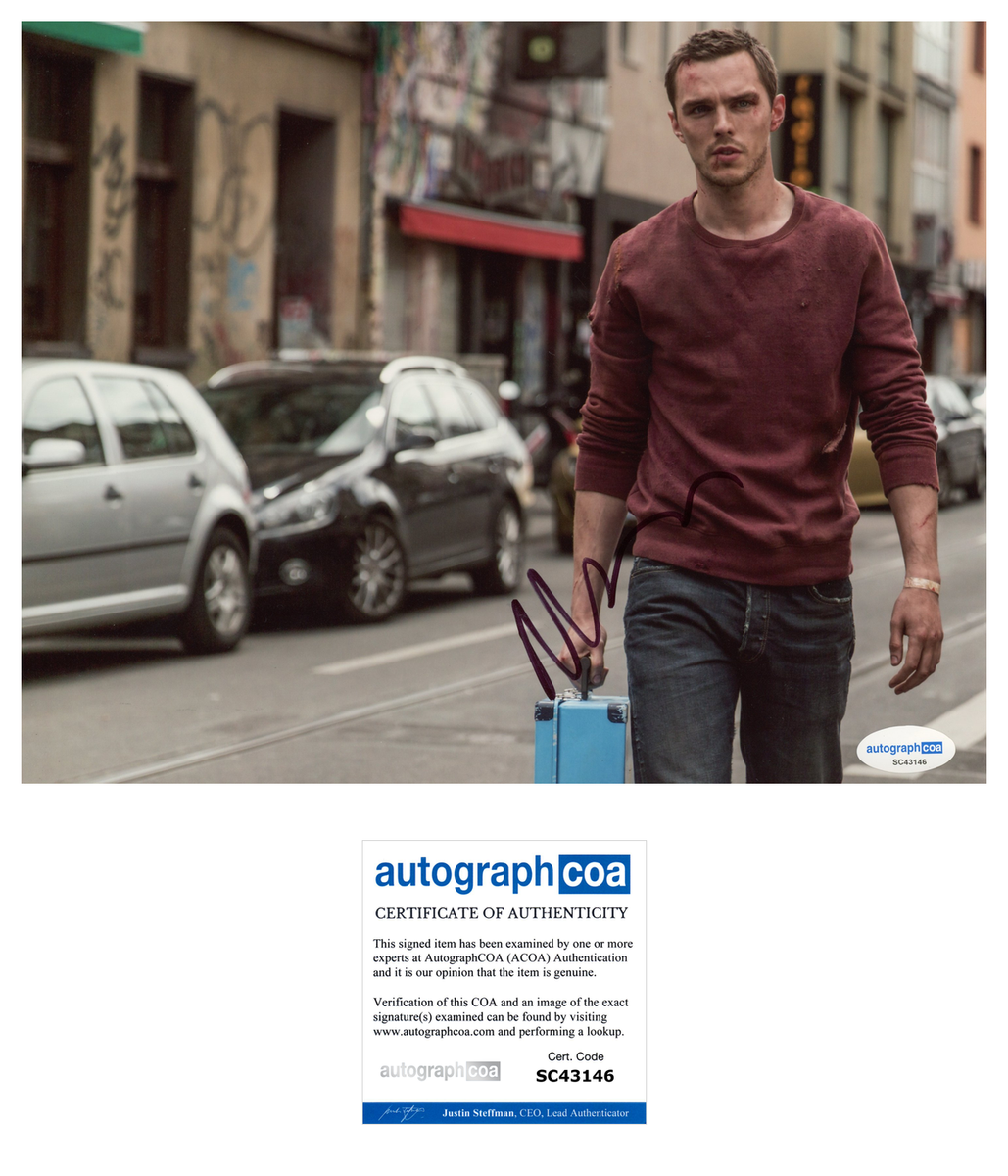 Nicholas Hoult Signed Autograph 8x10 Photo ACOA | Outlaw Hobbies ...