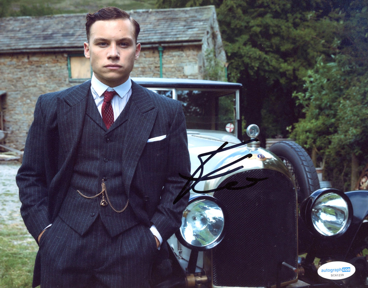 Finn Cole Animal Kingdom Signed Autograph 8x10 Photo ACOA | Outlaw ...