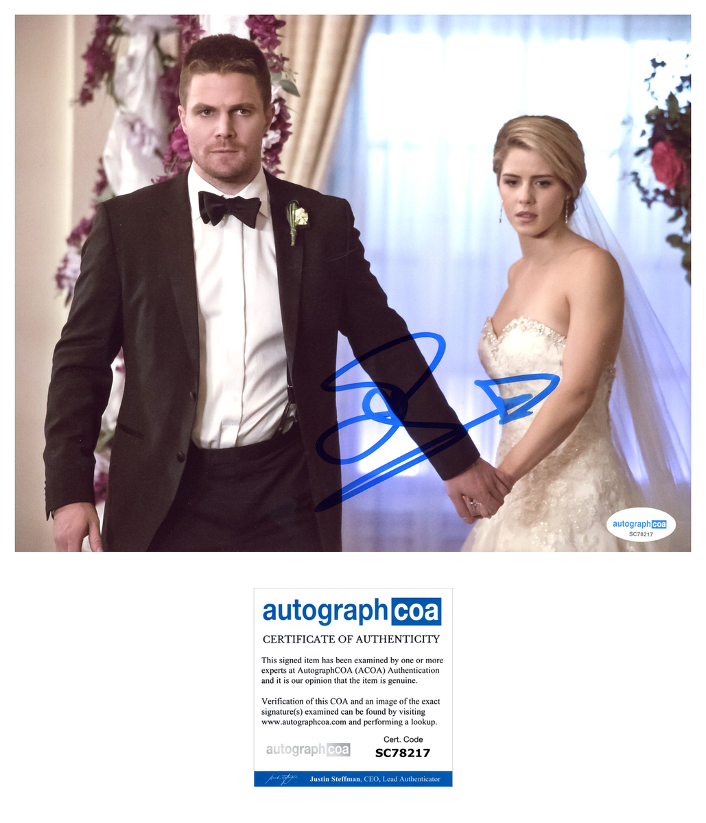 Stephen Amell Arrow Signed Autograph 8x10 Photo ACOA | Outlaw Hobbies ...