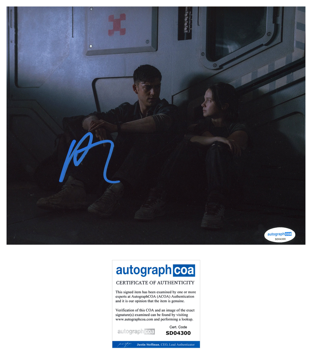 Archie Renaux Alien Signed Autograph 8x10 Photo ACOA | Outlaw Hobbies ...