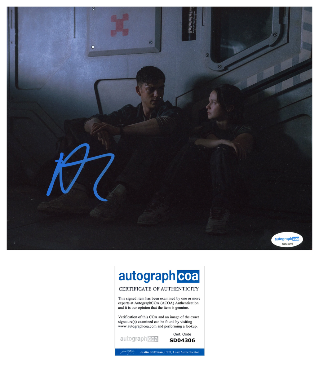 Archie Renaux Alien Signed Autograph 8x10 Photo ACOA | Outlaw Hobbies ...