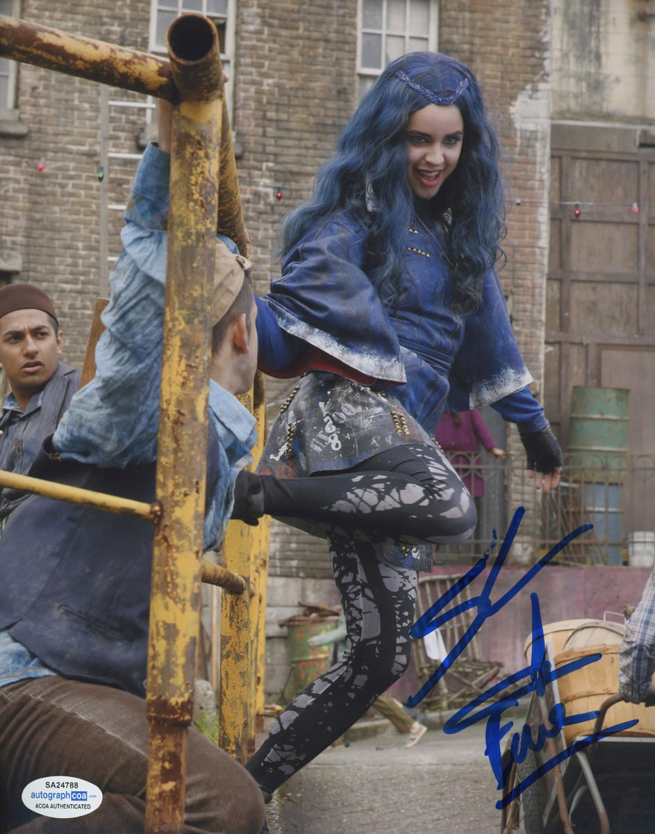 Sofia Carson Descendants Signed Autograph 8x10 Photo ACOA | Outlaw ...