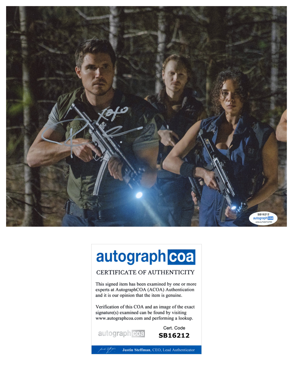 Robbie Amell Resident Evil Signed Autograph 8x10 Photo ACOA | Outlaw ...