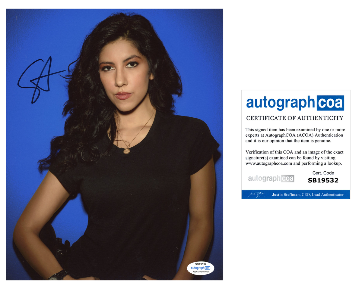 Stephanie Beatriz Brooklyn 99 Signed Autograph 8x10 Photo ACOA | Outlaw ...