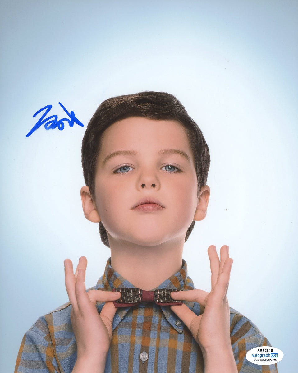 Iain Armitage Young Sheldon Signed Autograph 8x10 Photo ACOA | Outlaw ...