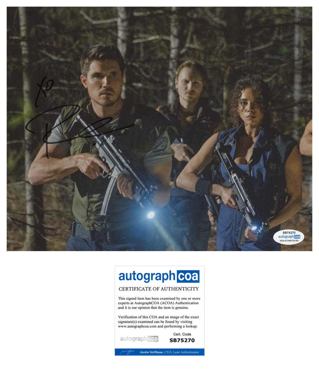 Robbie Amell Resident Evil Signed Autograph 8x10 Photo ACOA | Outlaw ...