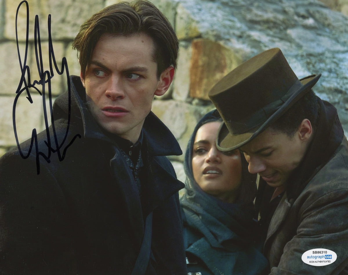 Freddy Carter Shadow and Bone Signed Autograph 8x10 Photo ACOA | Outlaw ...