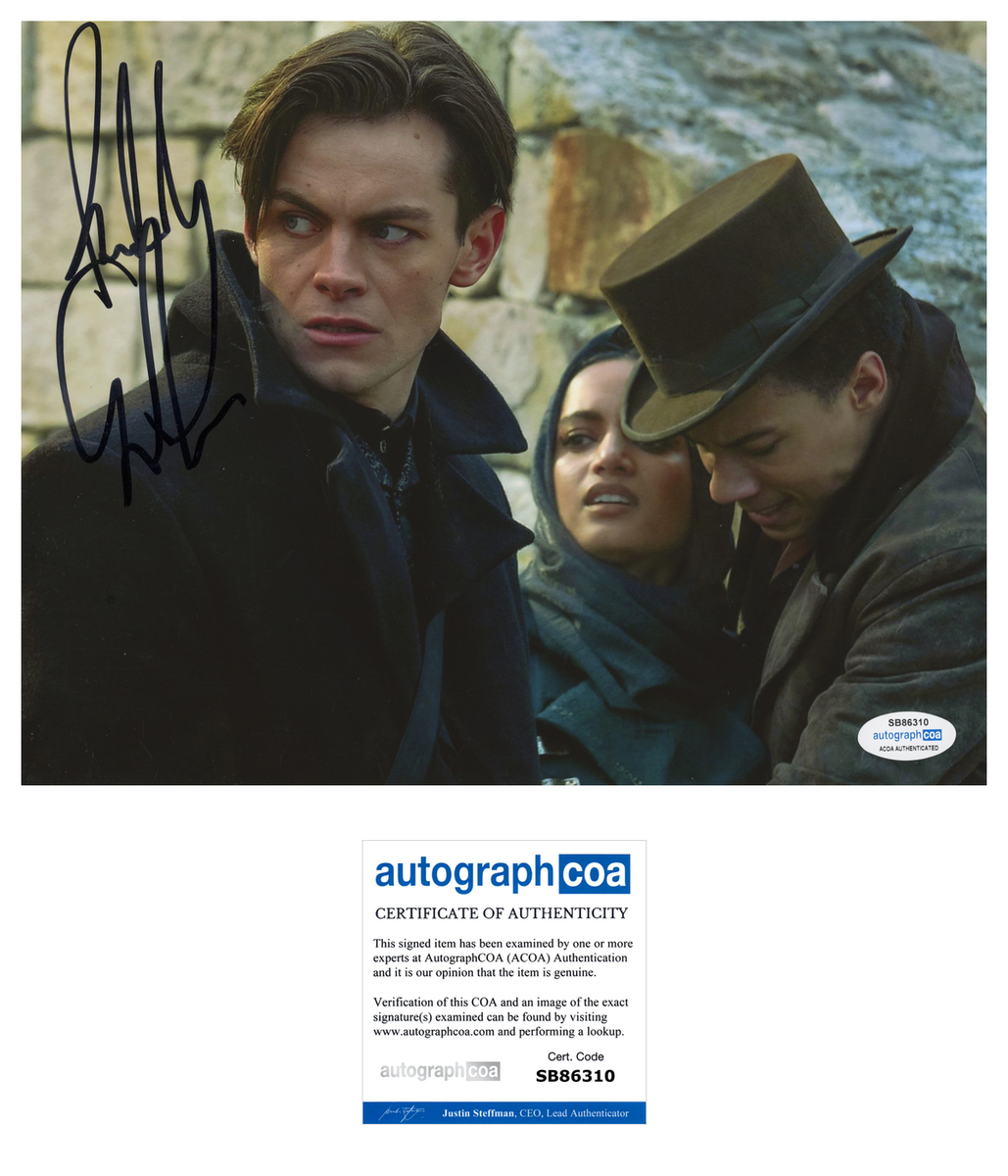 Freddy Carter Shadow and Bone Signed Autograph 8x10 Photo ACOA | Outlaw ...